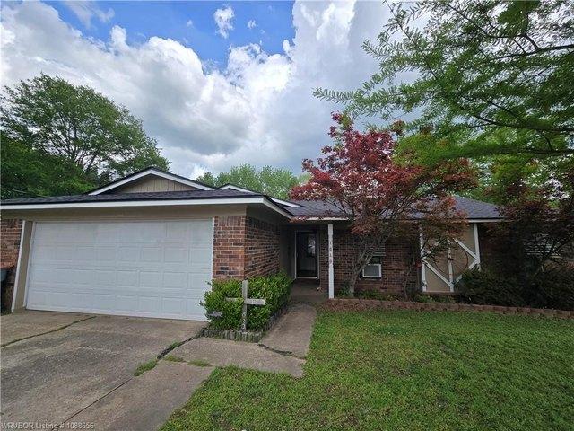 1010 N Daisy St, Greenwood, AR 72936
