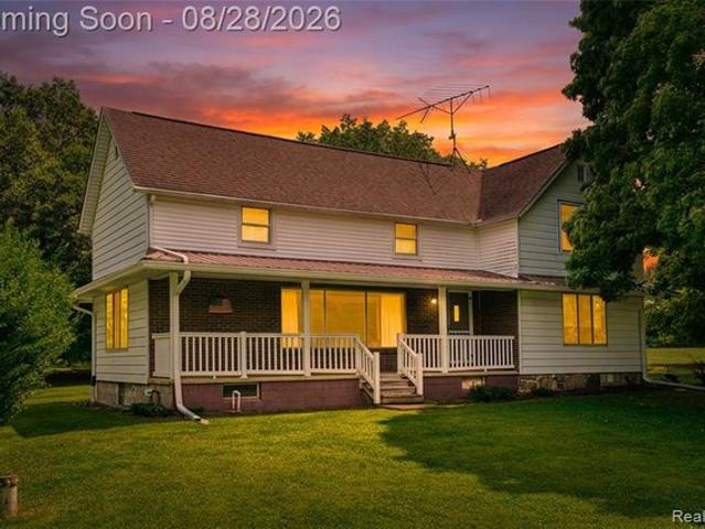 1010 N Truhn Rd, Howell, MI 48836