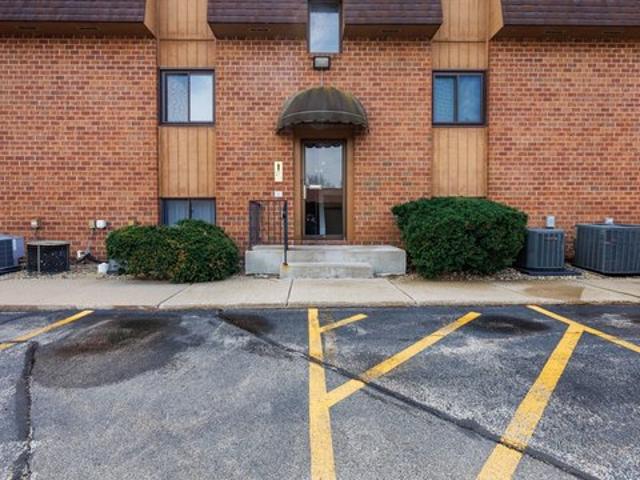 1010 Arlene Ct Apt 5, Bloomington, IL 61701
