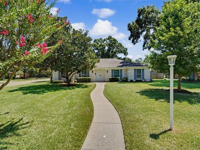 1010 Beachcomber Ln, Houston, TX 77062