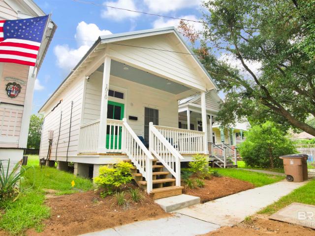 1010 Caroline Avenue