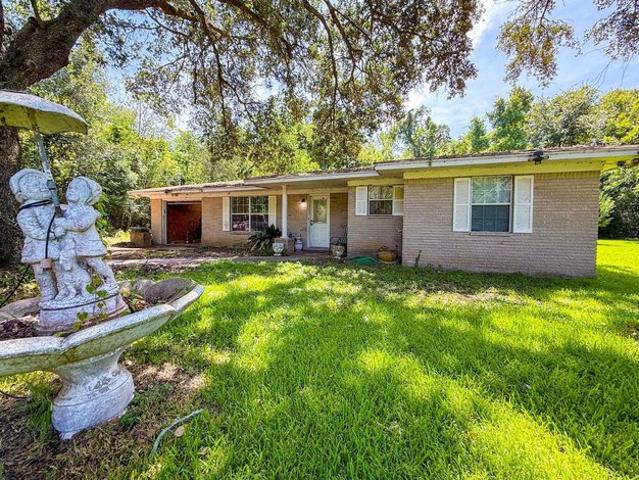 1010 Chatwood St, Bridge City, TX 77611