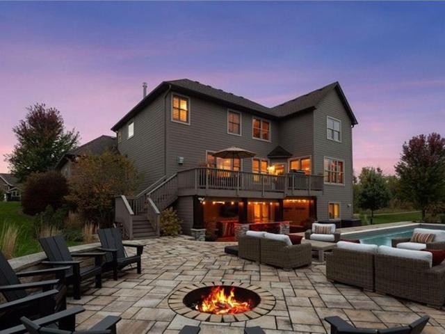1010 Drake Ct, Independence, MN 55359