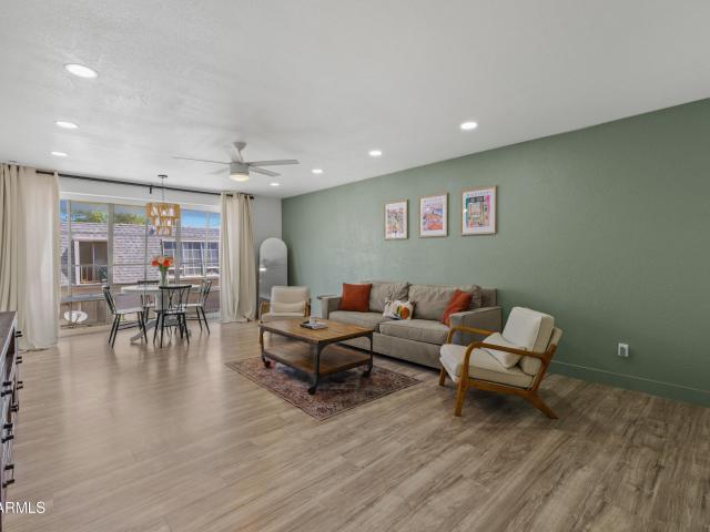 1010 e osborn road # e