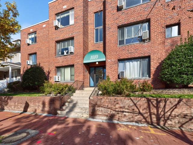 1010 G St