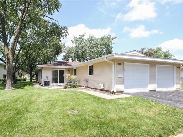 1010 Glastonbury Ln, Schaumburg, IL 60193