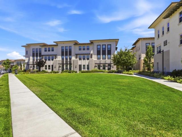 1010 Goldenstar Place