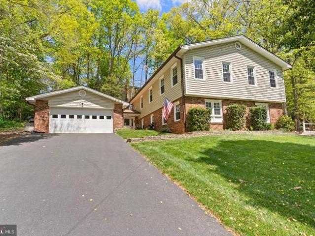 1010 John Paul Jones Dr, Stafford, VA 22554