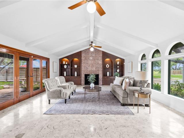 1010 Karnak Drive