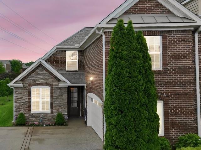 1010 Larkwood Dr