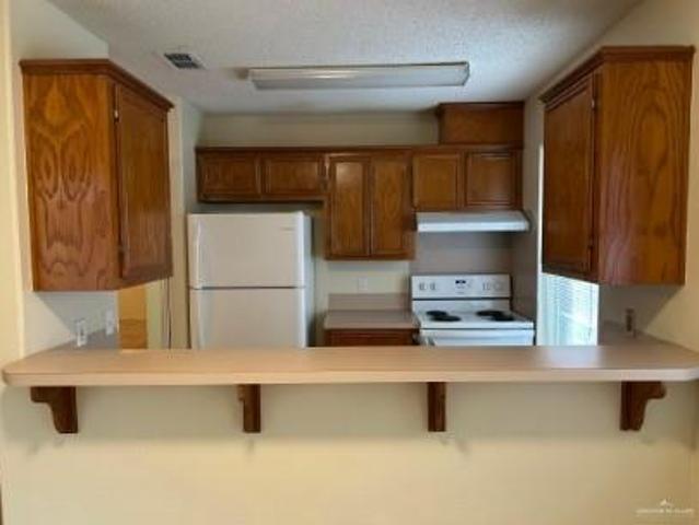 1010 Lexington Circle 1