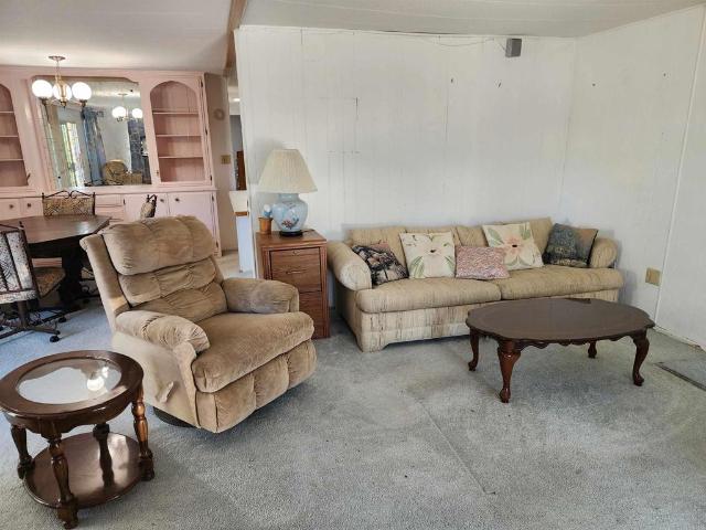 1010 Palm Canyon Drive 32