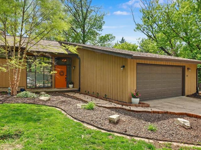 1010 Parkview Drive