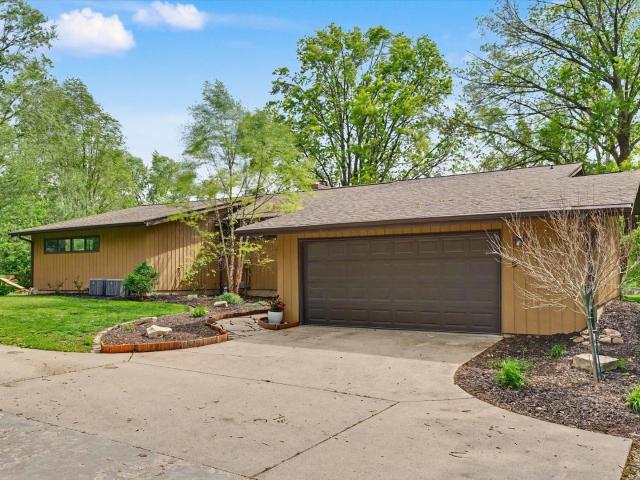 1010 Parkview Drive