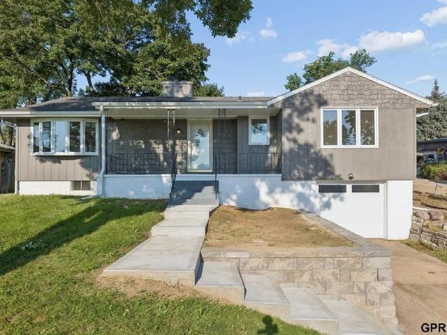 1010 Parkway Dr, Bellevue, NE 68005