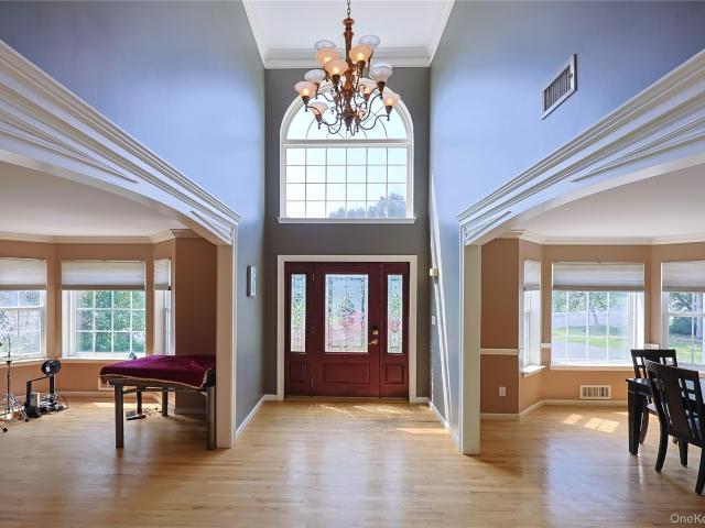 1010 Pine View