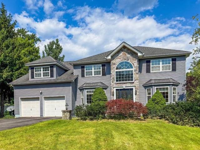 1010 Pine Vw, New Windsor, NY 12553