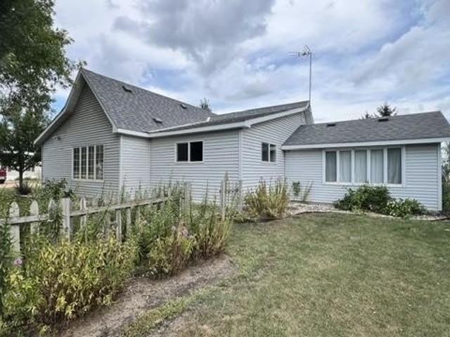 1010 Portland St, Villard, MN 56385
