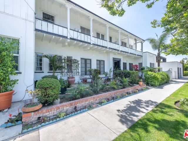 1010 S Point View
