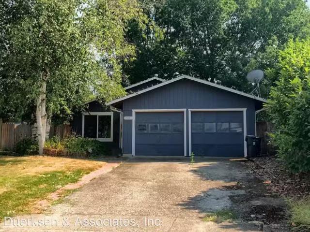 1010 SE Mason Pl 1010 Se Mason Pl