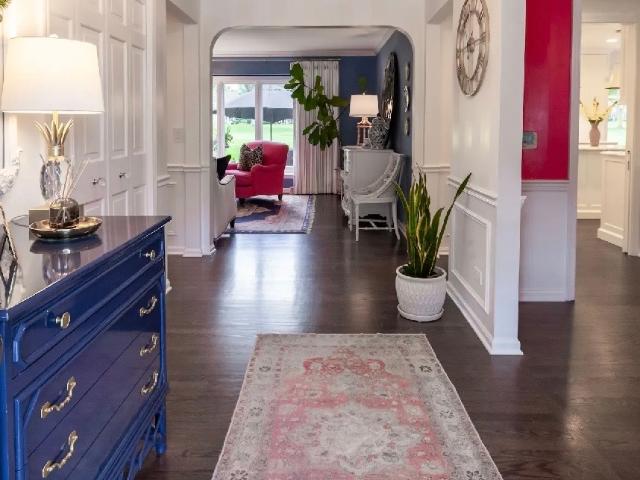 1010 Thunderbird Lane