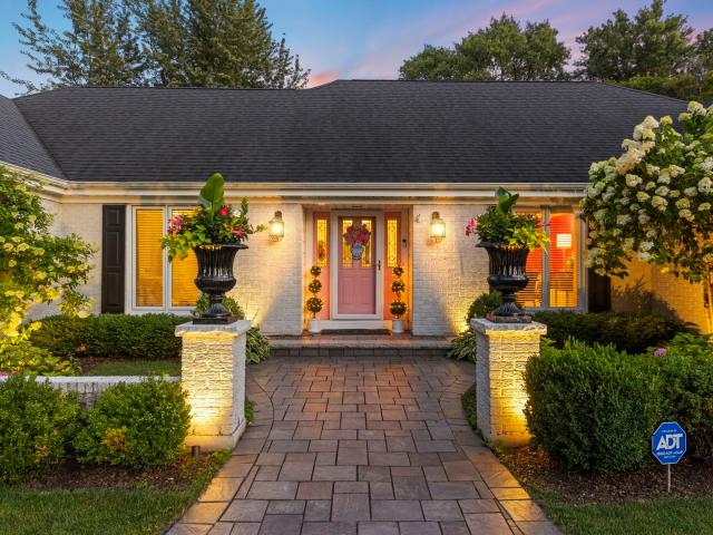 1010 Thunderbird Lane
