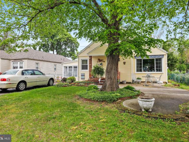 1010 Van Rossum Ave, Beverly, NJ 08010 | MLS #NJBL2110 | Compass