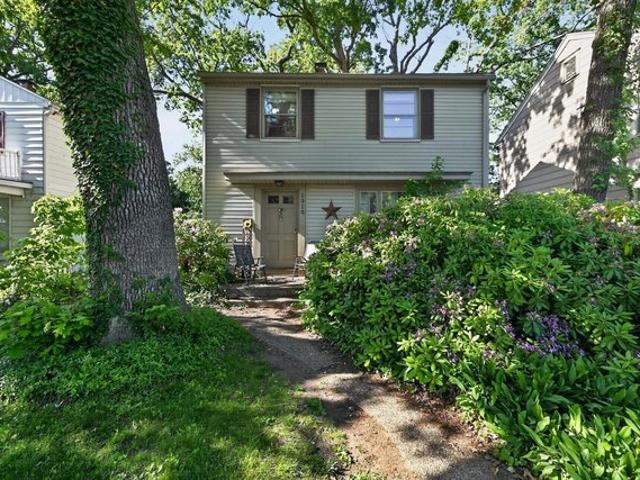 1010 W Lawrence St, Mishawaka, IN 46545