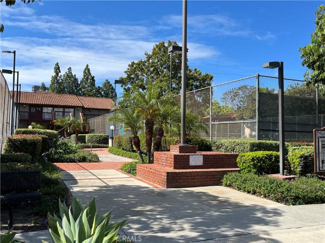 1010 W Macarthur