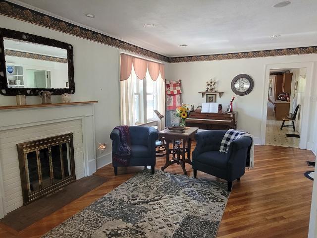 1010 Wilshire Drive