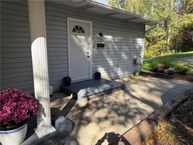 1010 Woodstock Ave