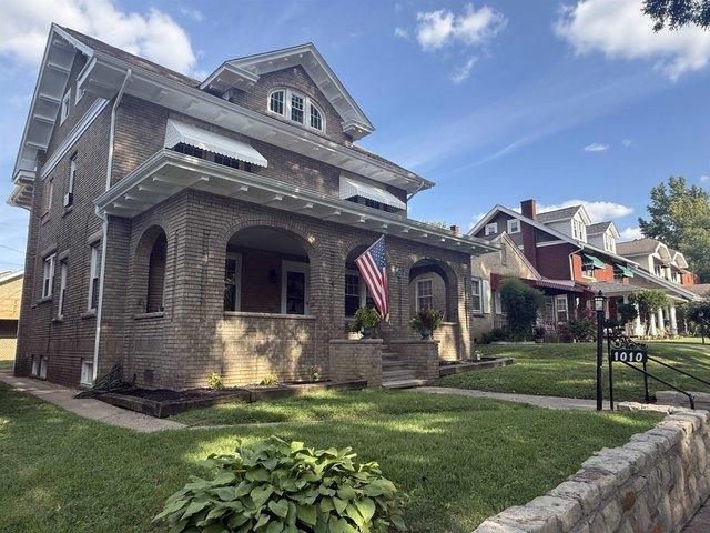 1010 13th St, Huntington, WV 25701