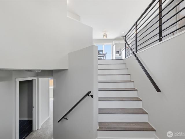 1010 th Street Ct E