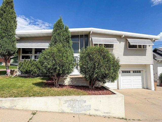 1010 5th St NE, Minot, ND 58703