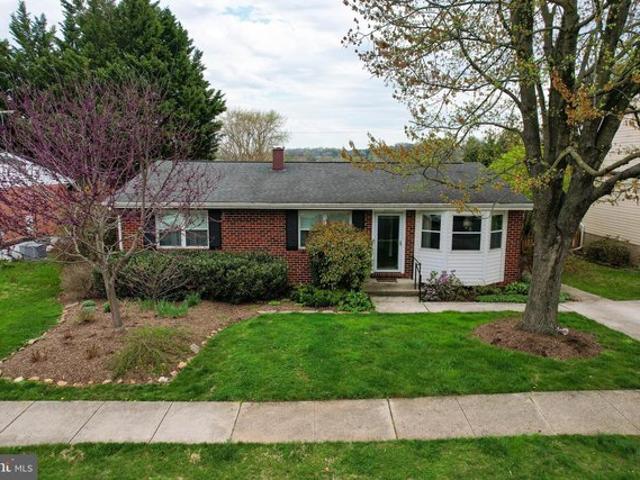 10113 Daventry Dr, Cockeysville, MD 21030