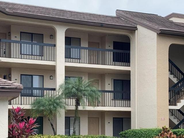 10110 Cedar Point Blvd Apt 305, Boynton Beach, FL 33437