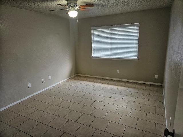 10111 Wild Hollow Lane, Houston, US, TX