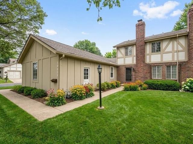 10111 Edelweiss Cir, Merriam, KS 66203