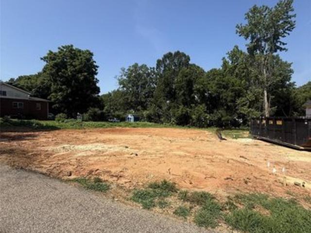 1011/1 Elm St, Kannapolis, NC 28081
