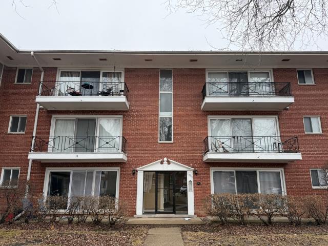 10111 Old Orchard Ct, Unit 203, Skokie, IL 60076 | MLS #12585 | Compass