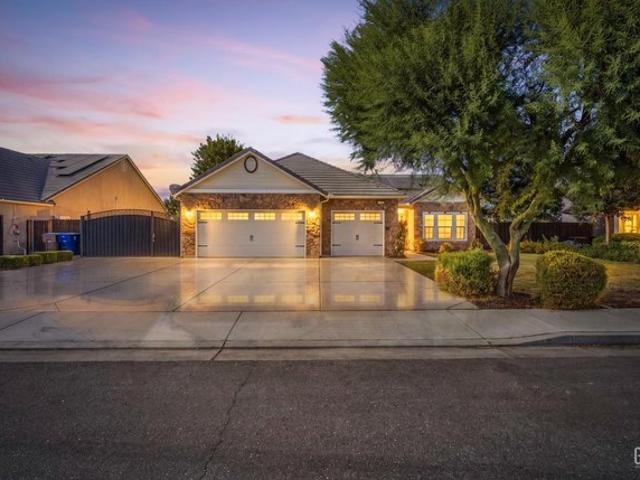 10112 Cranberry Isle Dr, Bakersfield, CA 93314