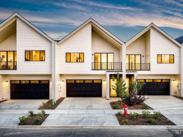 10117 W Southerland Dr, Boise, ID 83709
