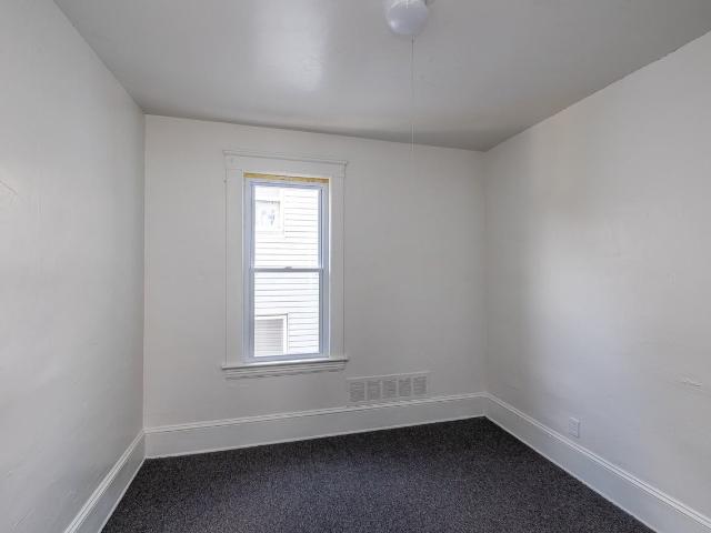 10117 Hampden Ave 2 Bedroom Apartment for Rent at 10117 Hampden Ave, Cleveland, OH 44108 Glenville