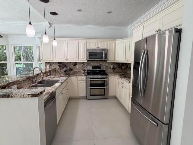 10114 Hunt Club Ln, Palm Beach Gardens, FL 33418 | MLS #B26052