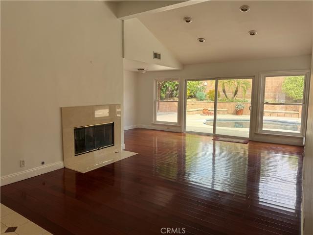 10116 Viking Ave, Northridge, CA 91324 | MLS #SR26072 | Compass