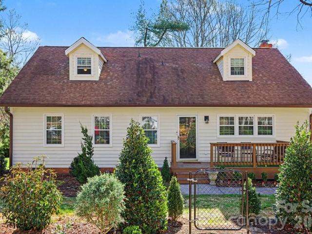 10116 Mountain Apple Dr, Mint Hill, NC 28227