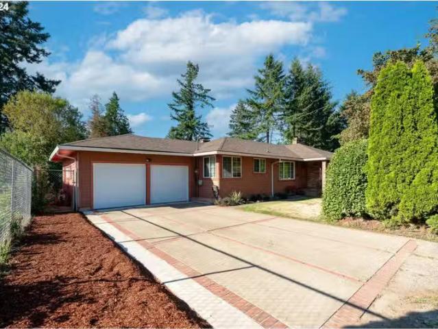 10116 NE THOMPSON ST, PORTLAND, OR 97220 Single Family Residen.