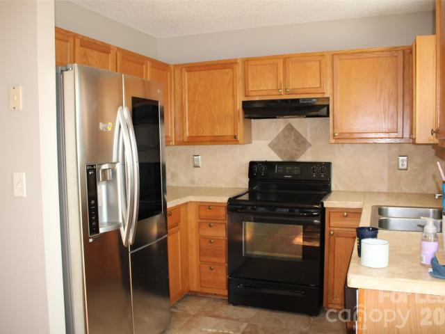 10118 Frosty Ln, Charlotte, NC 28216 | MLS #4362 | Compass
