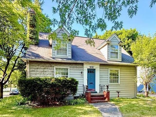 1011 Madison St, Birmingham, MI 48009