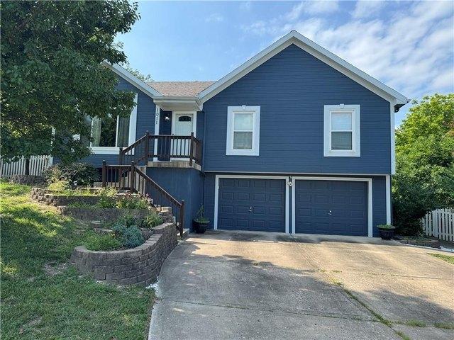 1011 NW 71st Ct, Kansas City, MO 64118